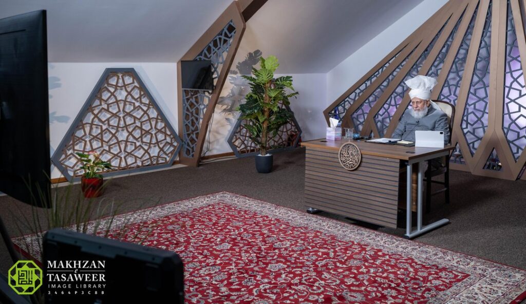 Members of Nasirat-ul-Ahmadiyya From Nigeria have Honour of a Virtual ...