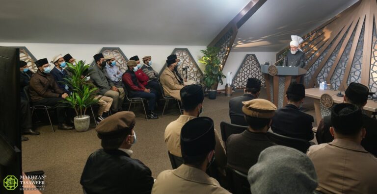 Head of Ahmadiyya Muslim Community Delivers Historic Address at ...