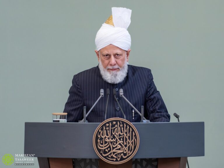 Hazrat Mirza Masroor Ahmad highlights bravery of Muslims during the ...